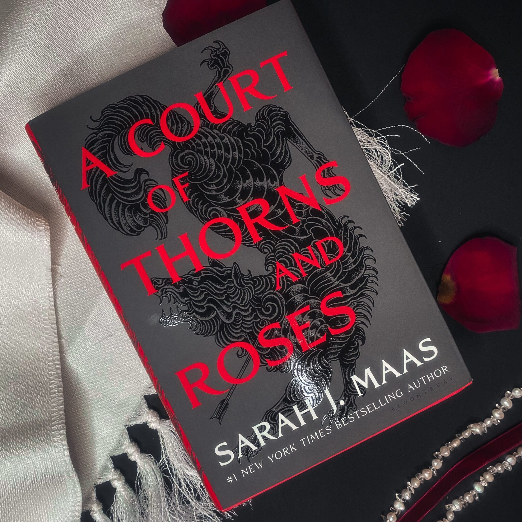 Book Review: A Court of Thorns and Roses (ACOTAR)